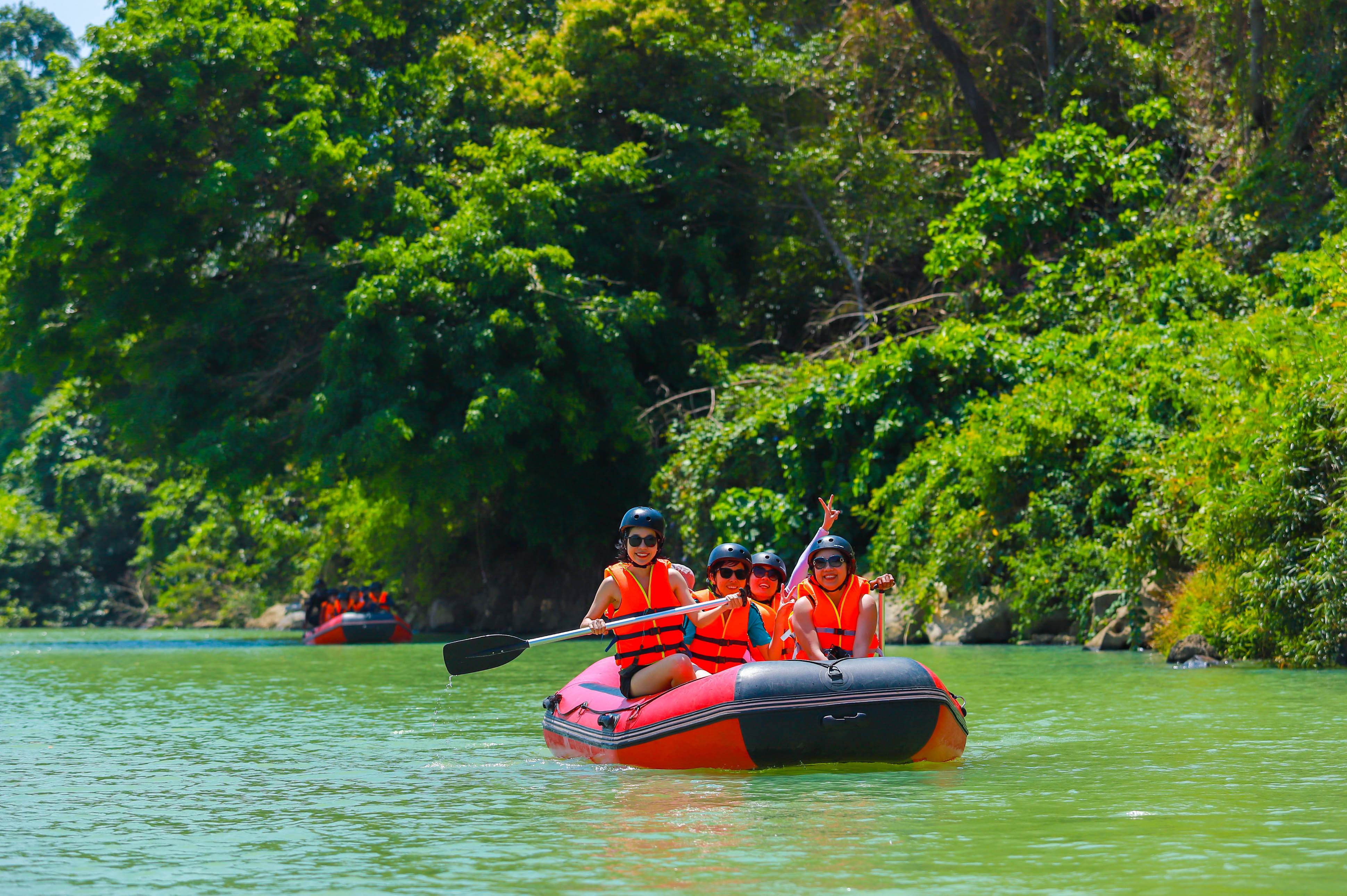 Đắk Lắk: Du khách khám phá, trải nghiệm vượt thác Dray Nur | TRUNG ...